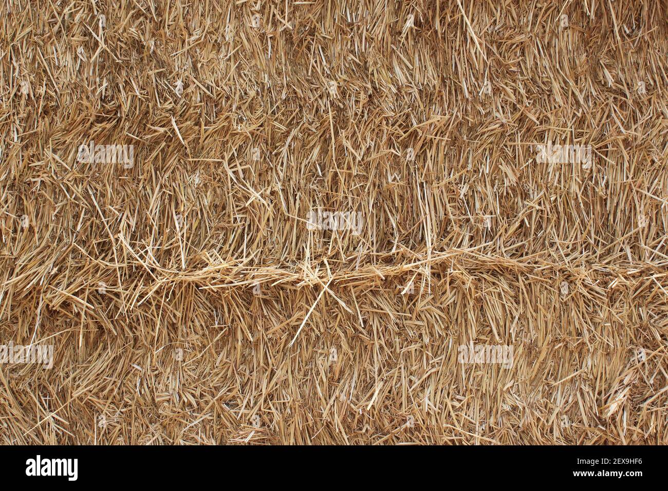 Straw bundle hi-res stock photography and images - Alamy