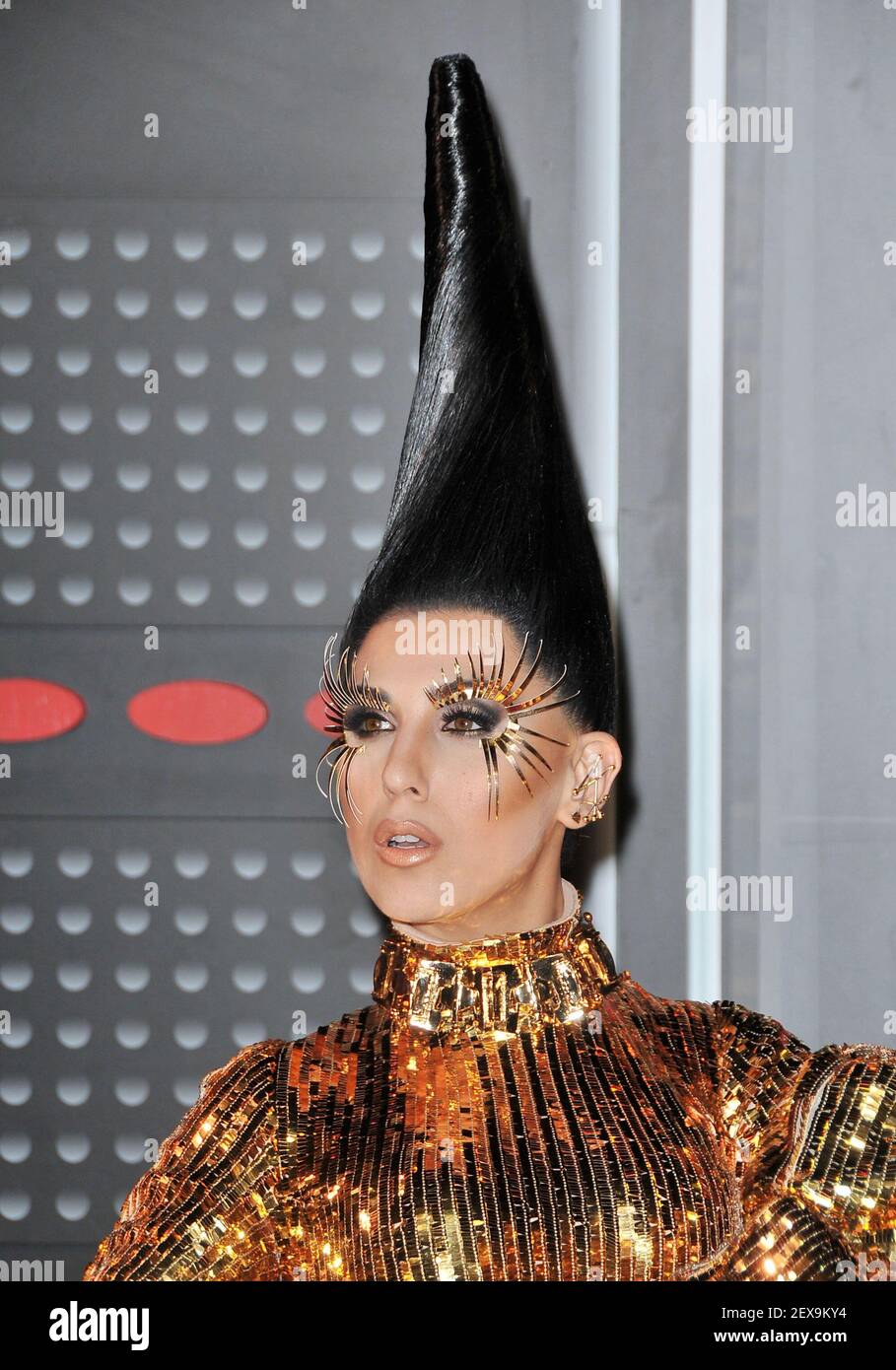 Z LaLa arrives at the 2015 MTV Video Music Awards held at Microsoft ...