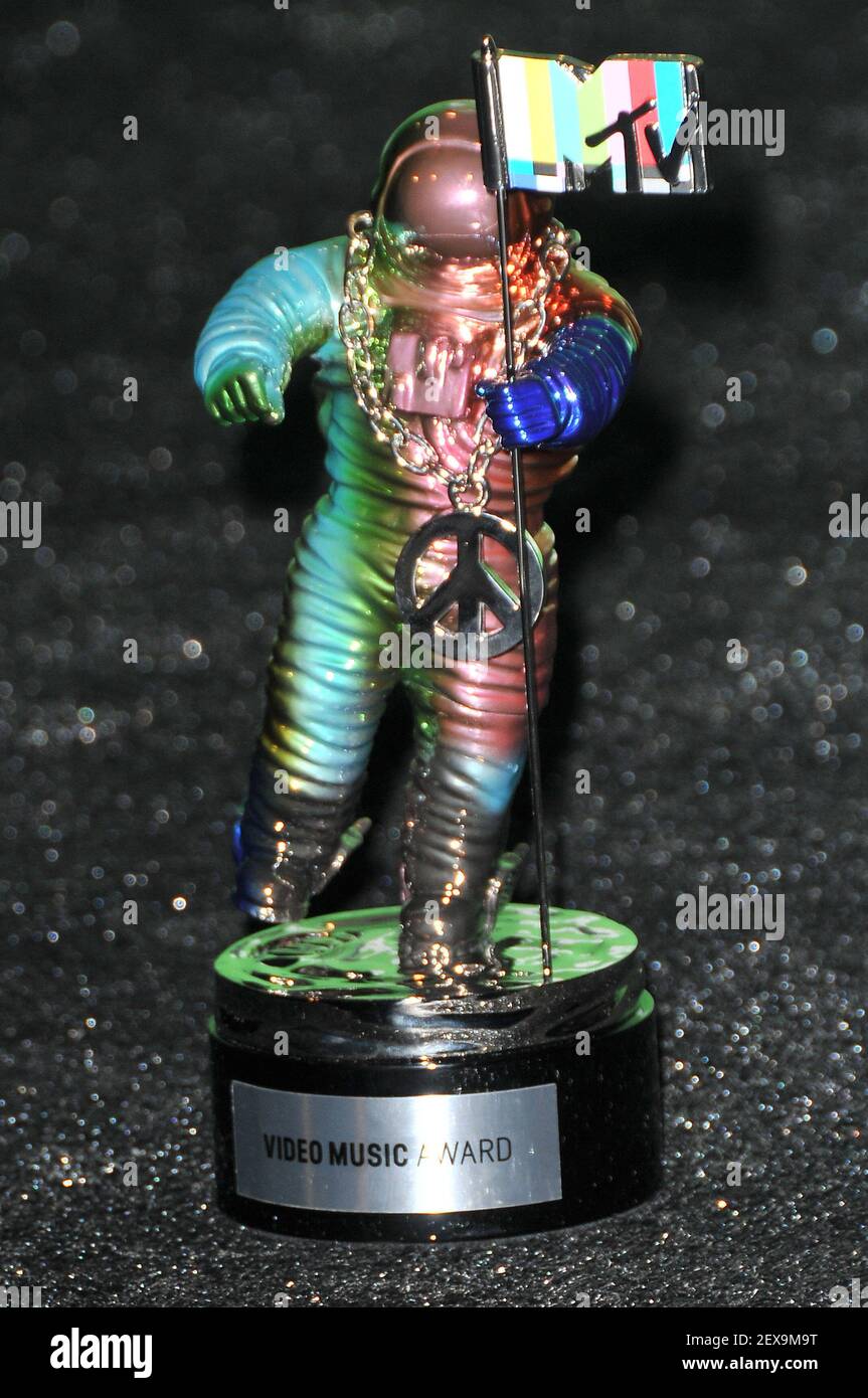 The Moon Man Statuette at the 2015 MTV Video Music Awards - Press Room ...