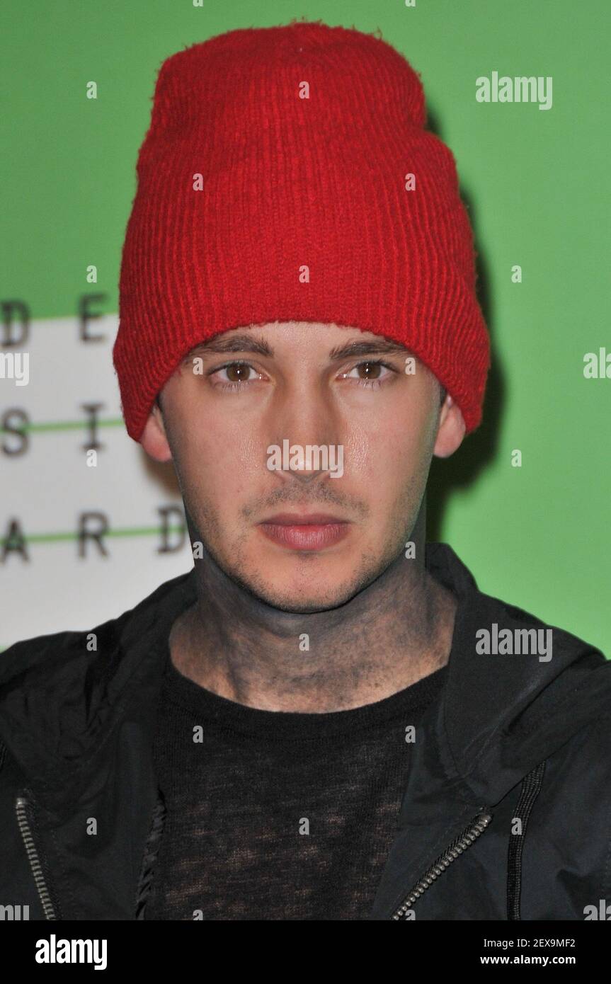Tyler Joseph of Twenty One Pilots at the 2015 MTV Video Music Awards ...