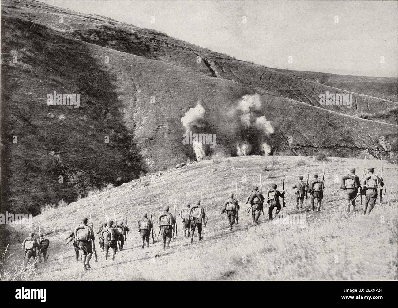 Bulgarian infantry attack in the Bitola area, 1916 Stock Photo - Alamy