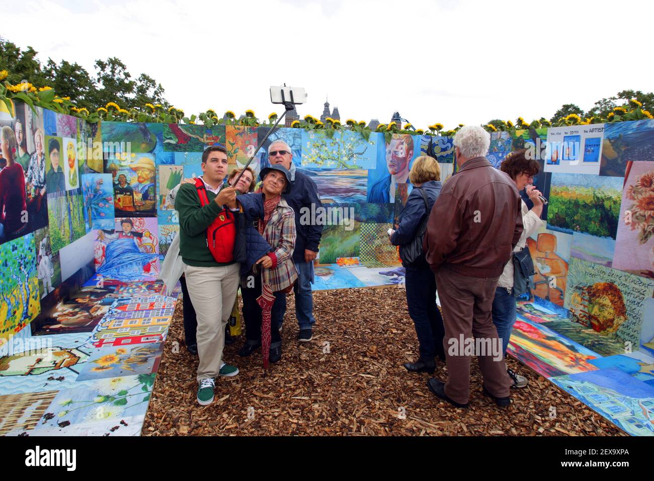 Labyrinth with 125,000 sunflowers to mark the opening of the new ...