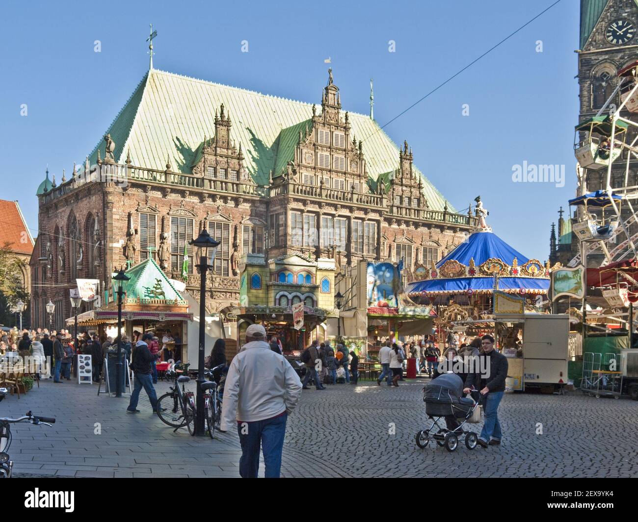Ferris wheel cathedral fair hi-res stock photography and images - Alamy