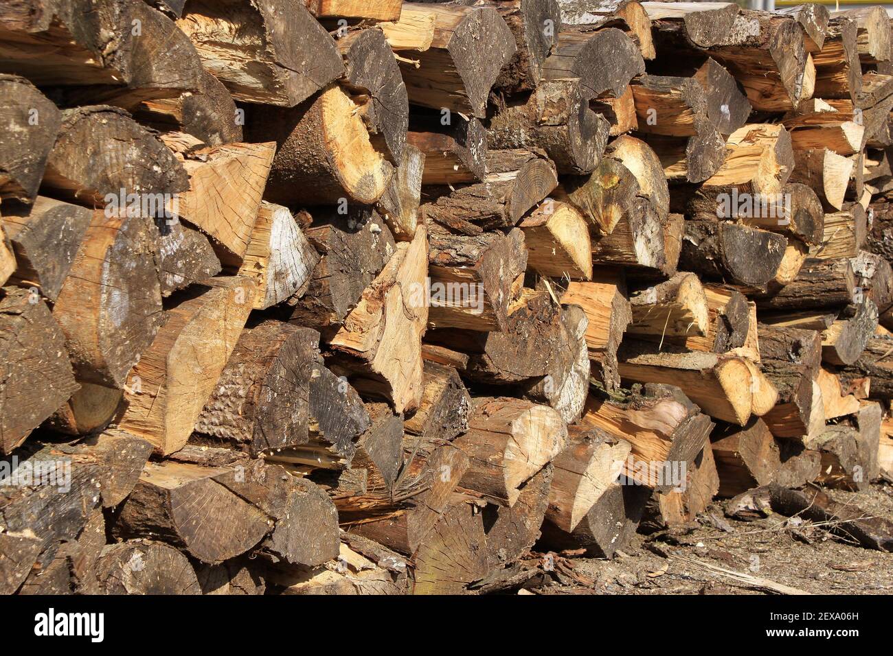 Lots of logs hi-res stock photography and images - Alamy