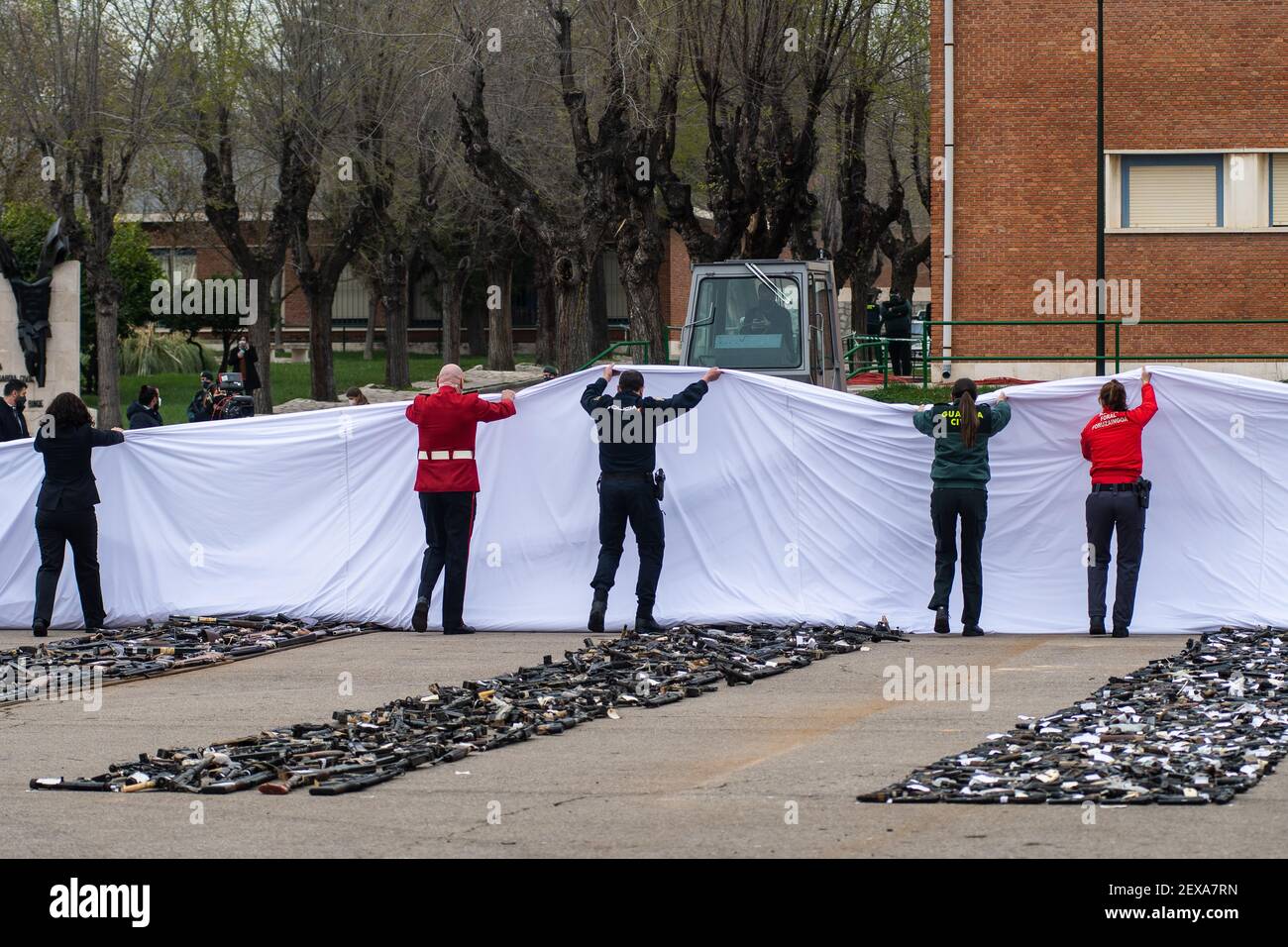 Submachine guns hi-res stock photography and images - Alamy