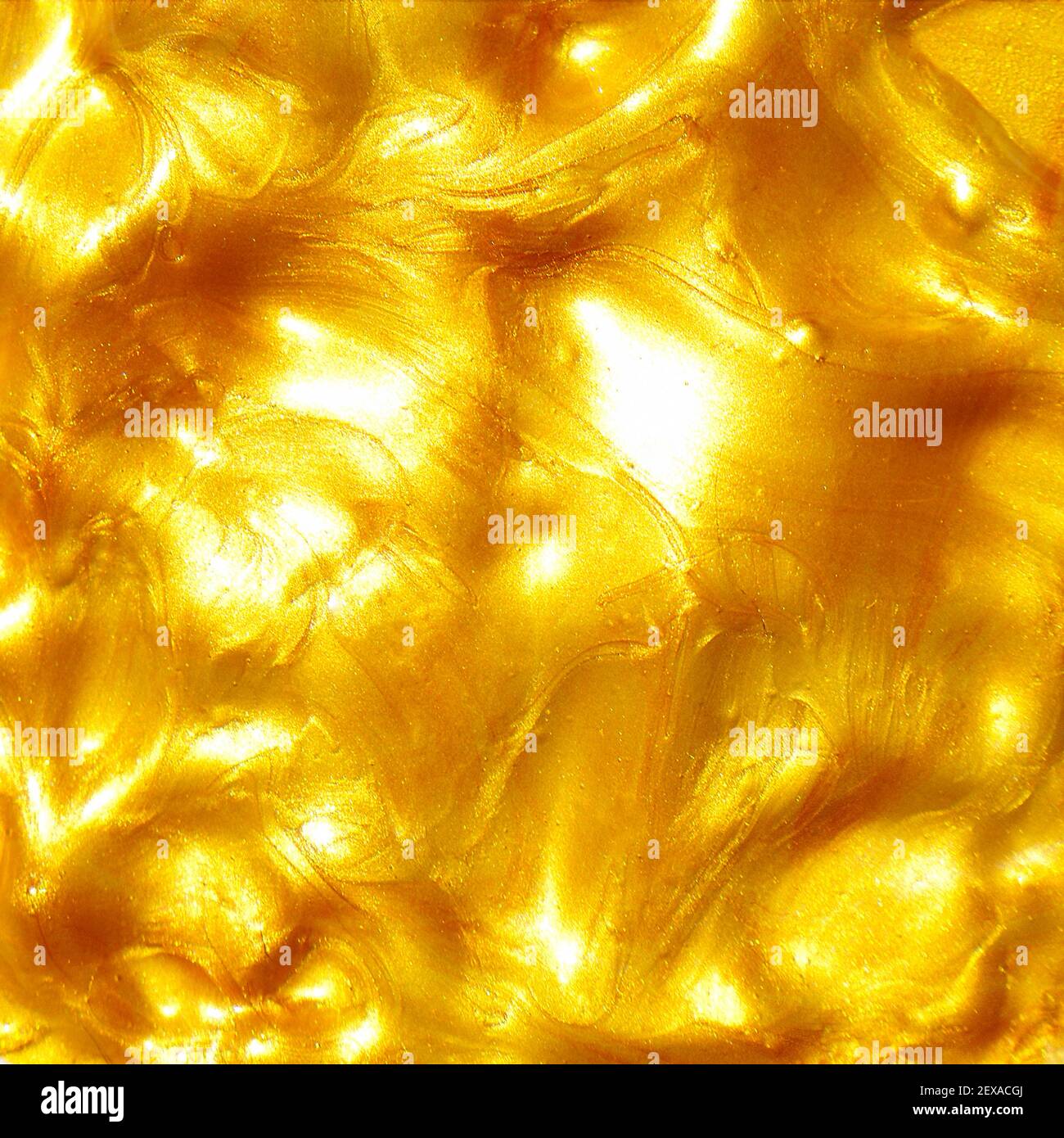 Golden liquid texture hi-res stock photography and images - Alamy