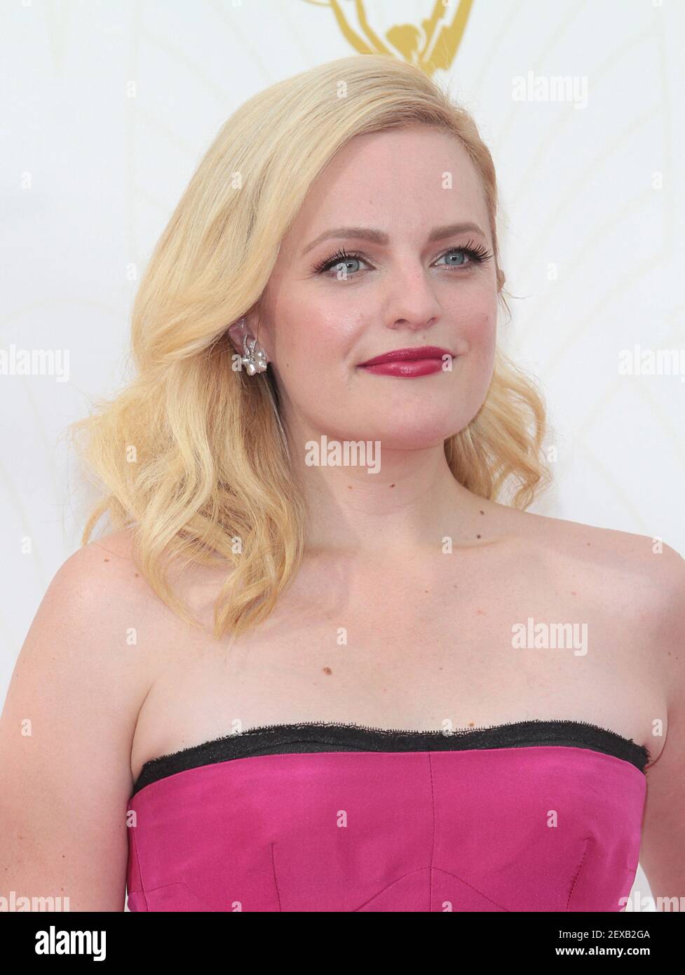 Elisabeth Moss arrives at the 67th Emmy Awards held at Microsoft ...