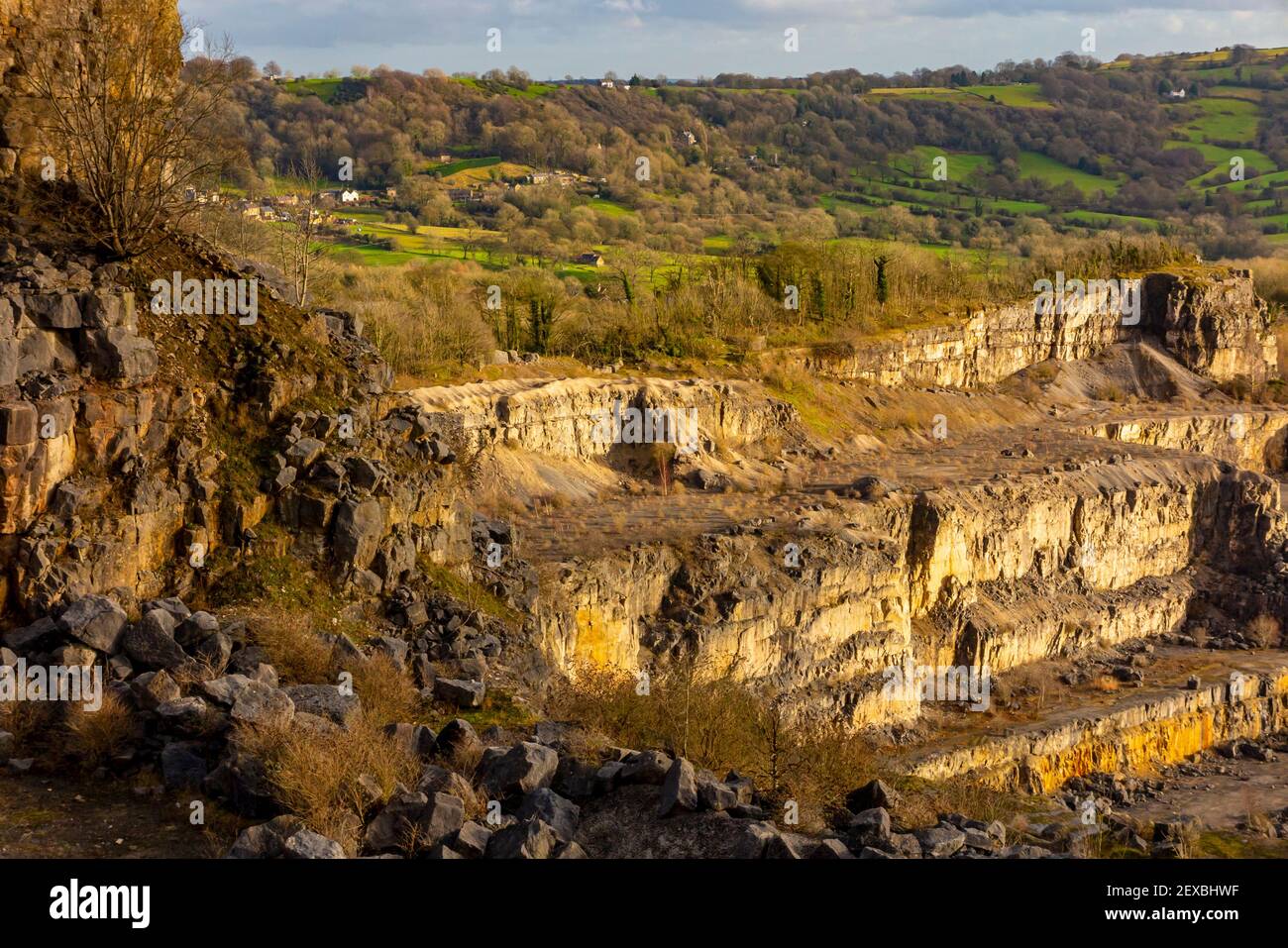 Disused quarry in peak district hi-res stock photography and images - Alamy