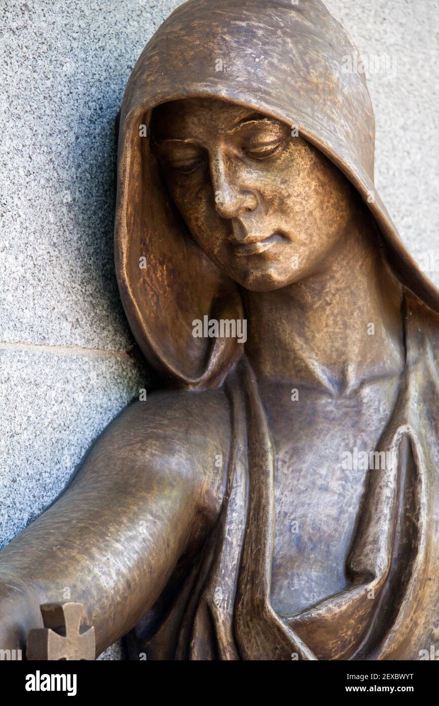 Old misery statue hi-res stock photography and images - Alamy