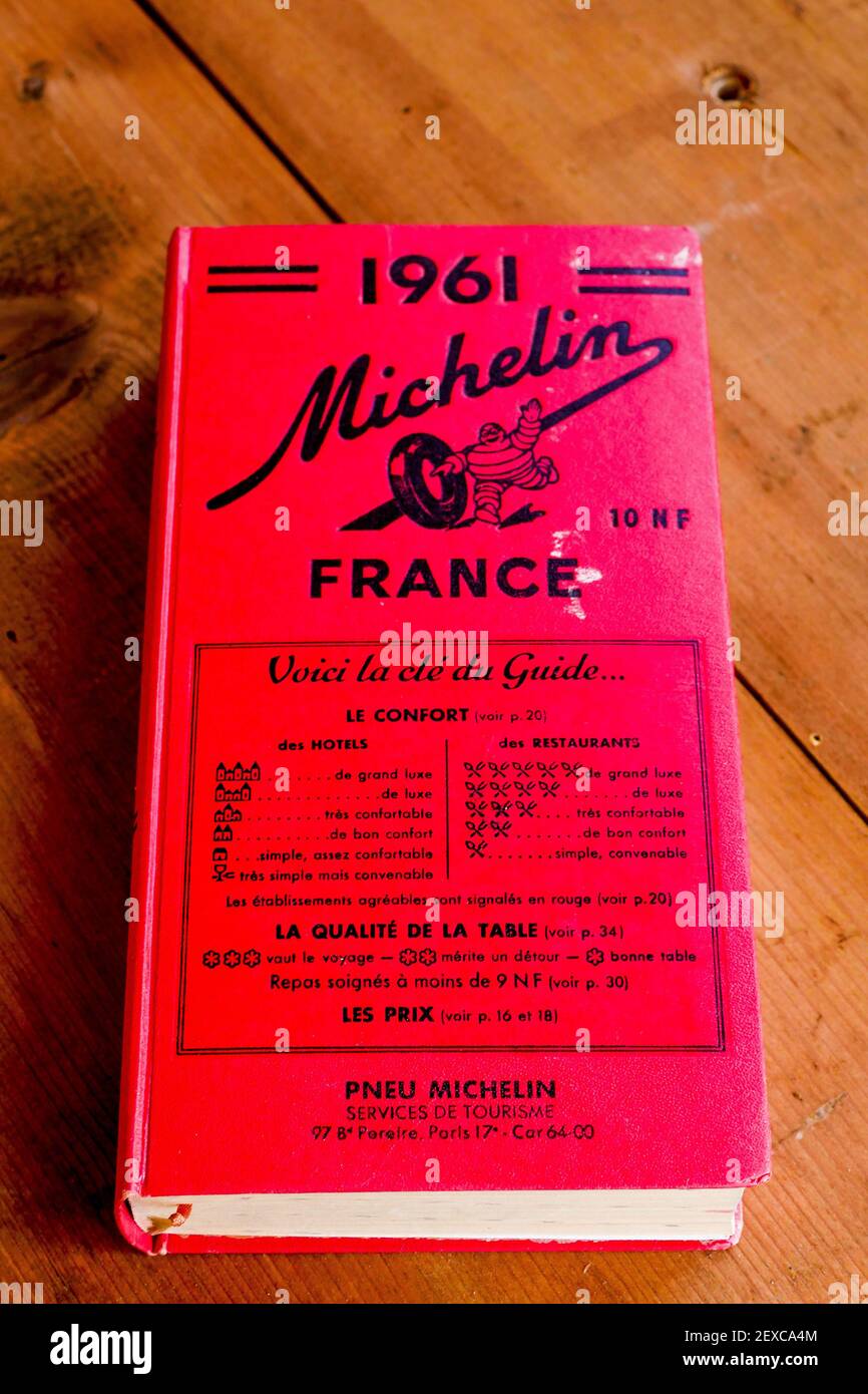 Cover of a vintage Michelin red Guide, France, 1961 Stock Photo - Alamy