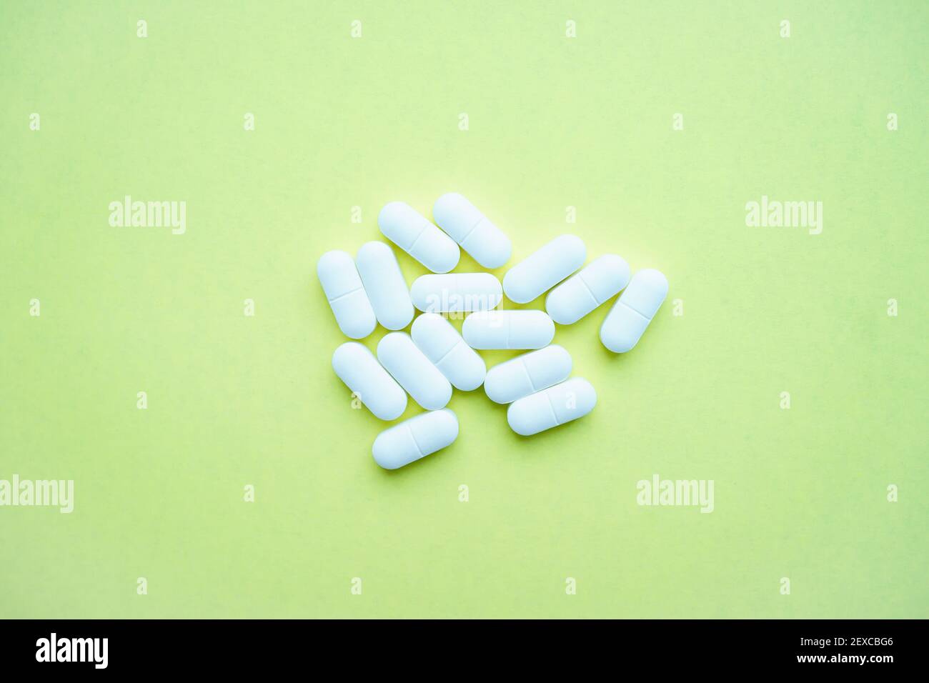 Pills background light hi-res stock photography and images - Alamy