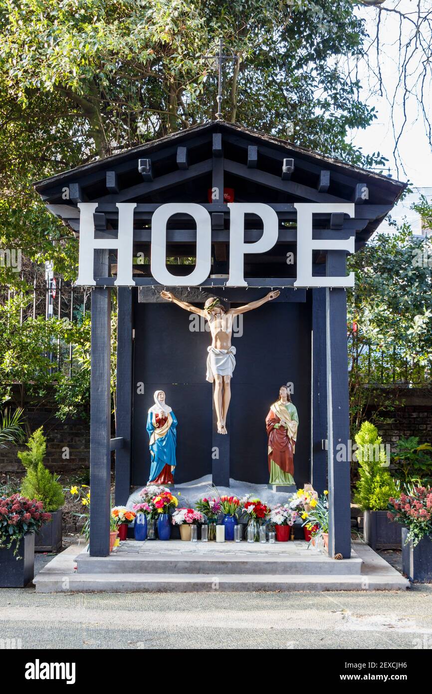 Message hope in crucifixion hi-res stock photography and images - Alamy