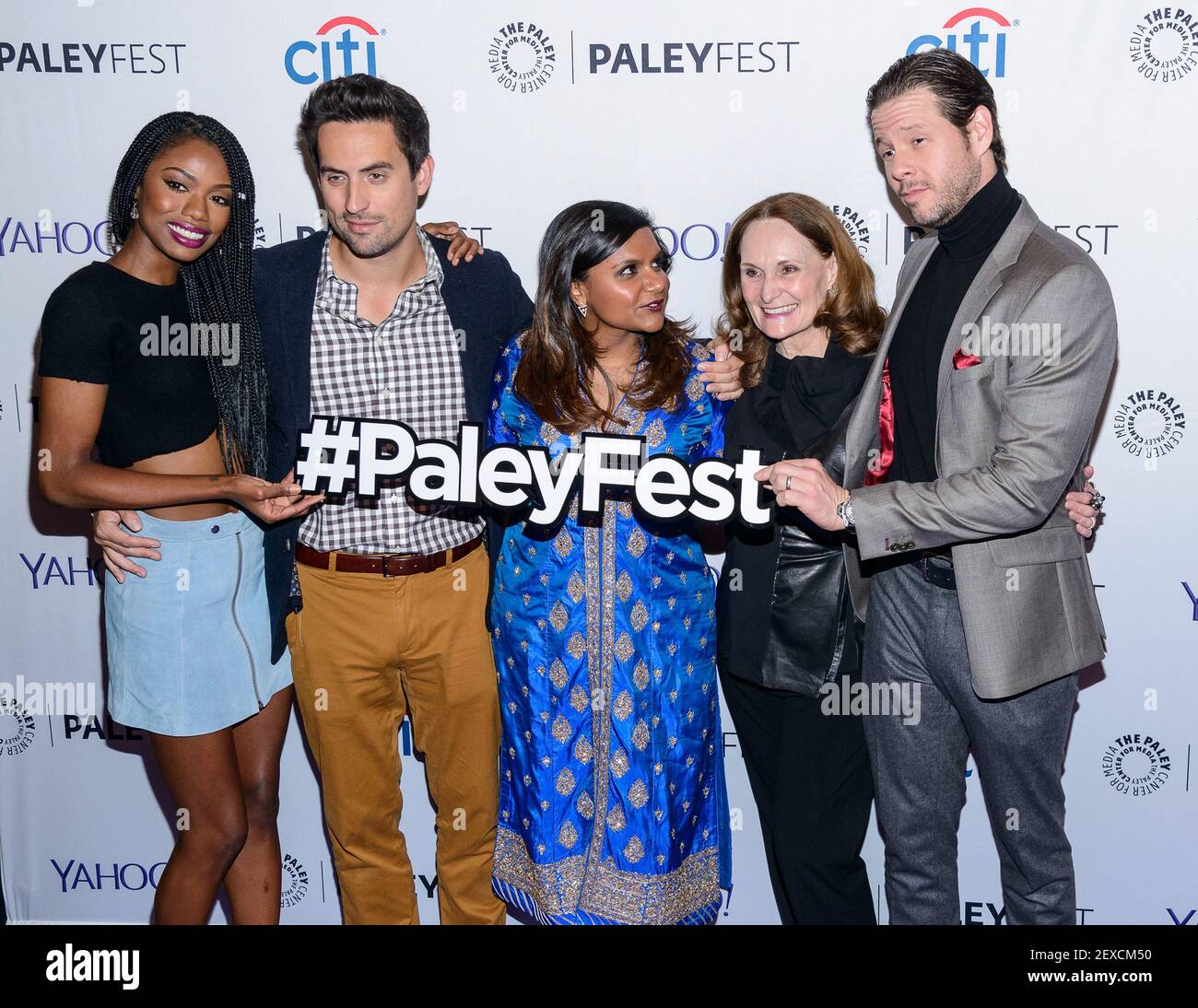 Mindy project cast hi-res stock photography and images - Alamy