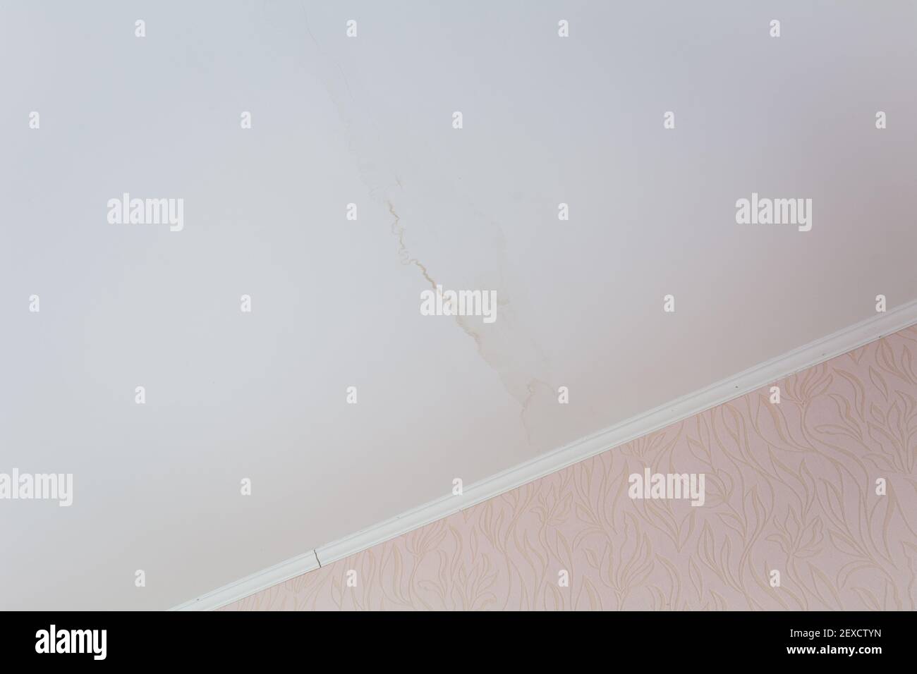 Leaking ceiling hi-res stock photography and images - Alamy