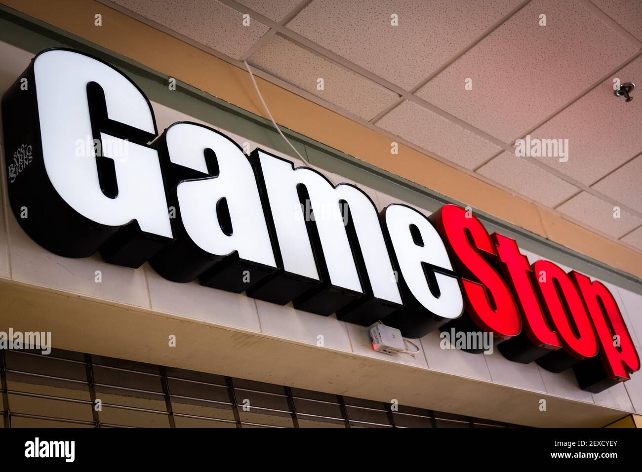 Mall logos hi-res stock photography and images - Alamy