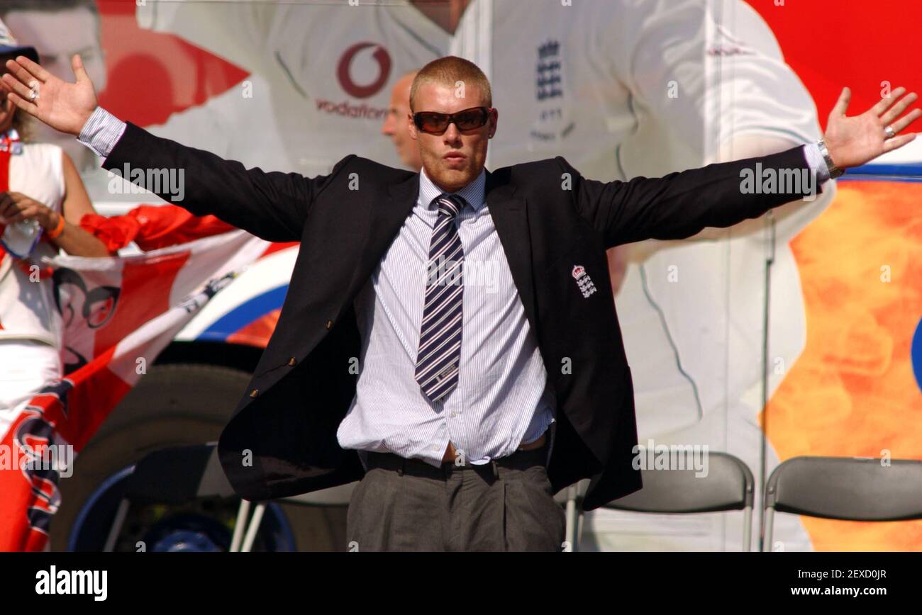 Flintoff ashes hi-res stock photography and images - Alamy