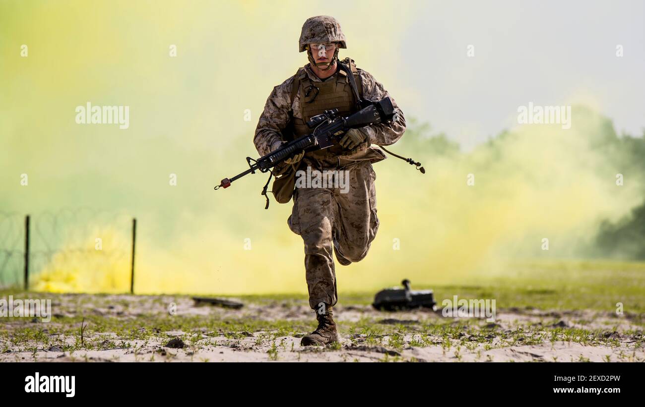 Marine corps obstacle course hi-res stock photography and images - Alamy