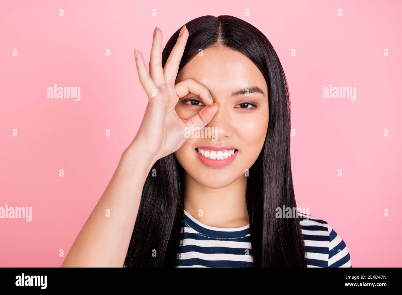 Photo portrait of girl funky showing ok sign with fingers cheerful ...