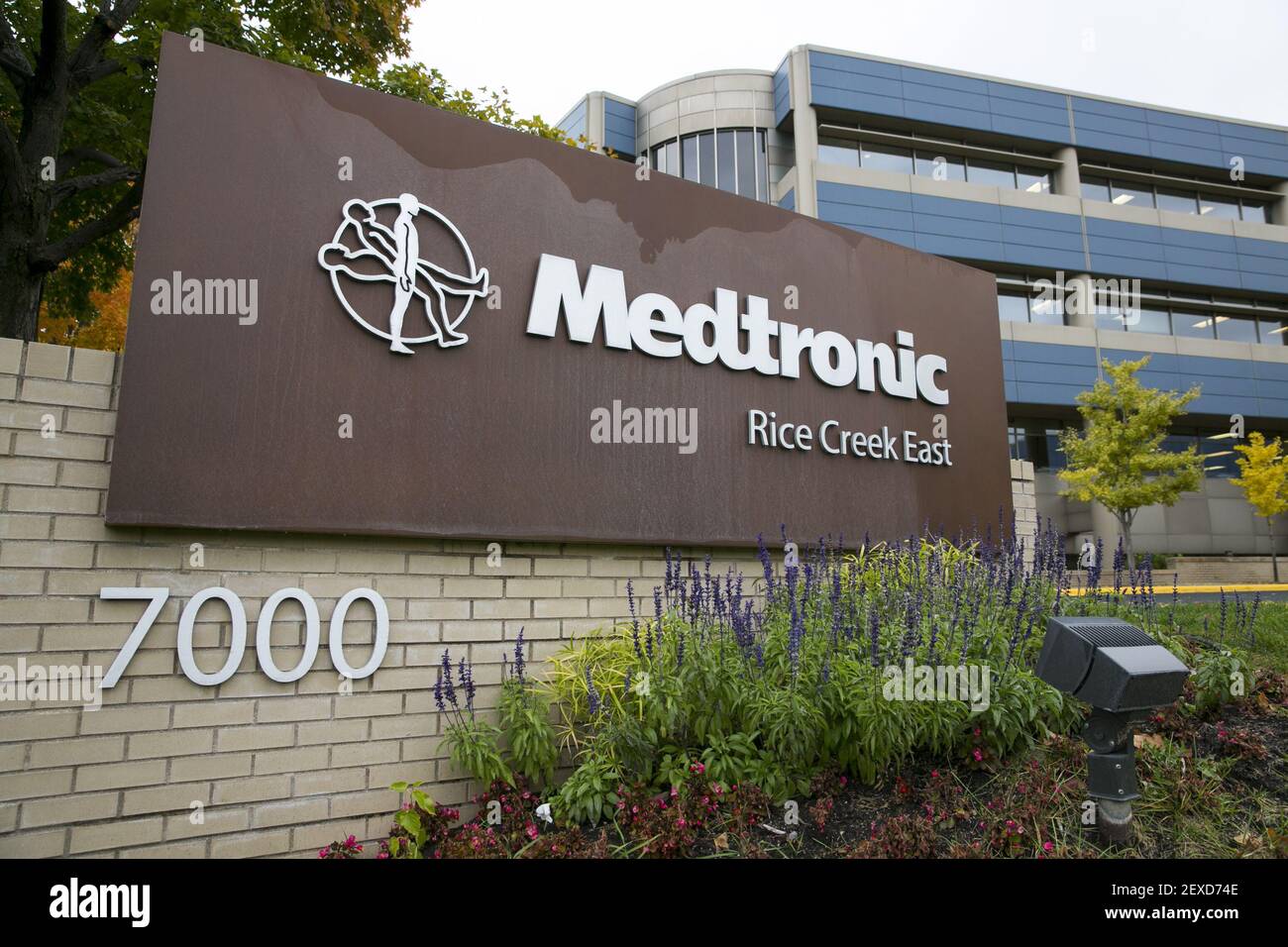 Medtronic logo High Resolution Stock Photography and Images - Alamy