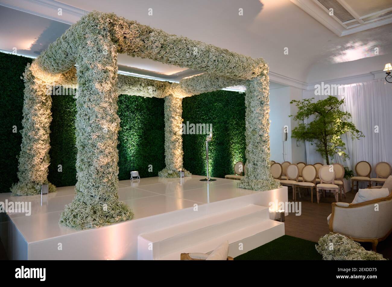 Scene floral hi-res stock photography and images - Alamy