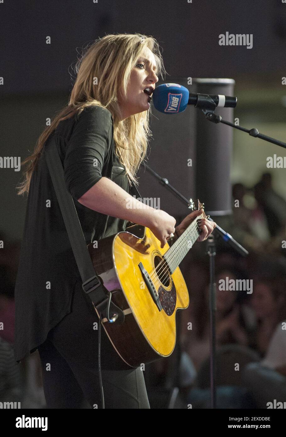 28 October 2015 - Pittsburgh, Pennsylvania - Country music artist CLARE ...