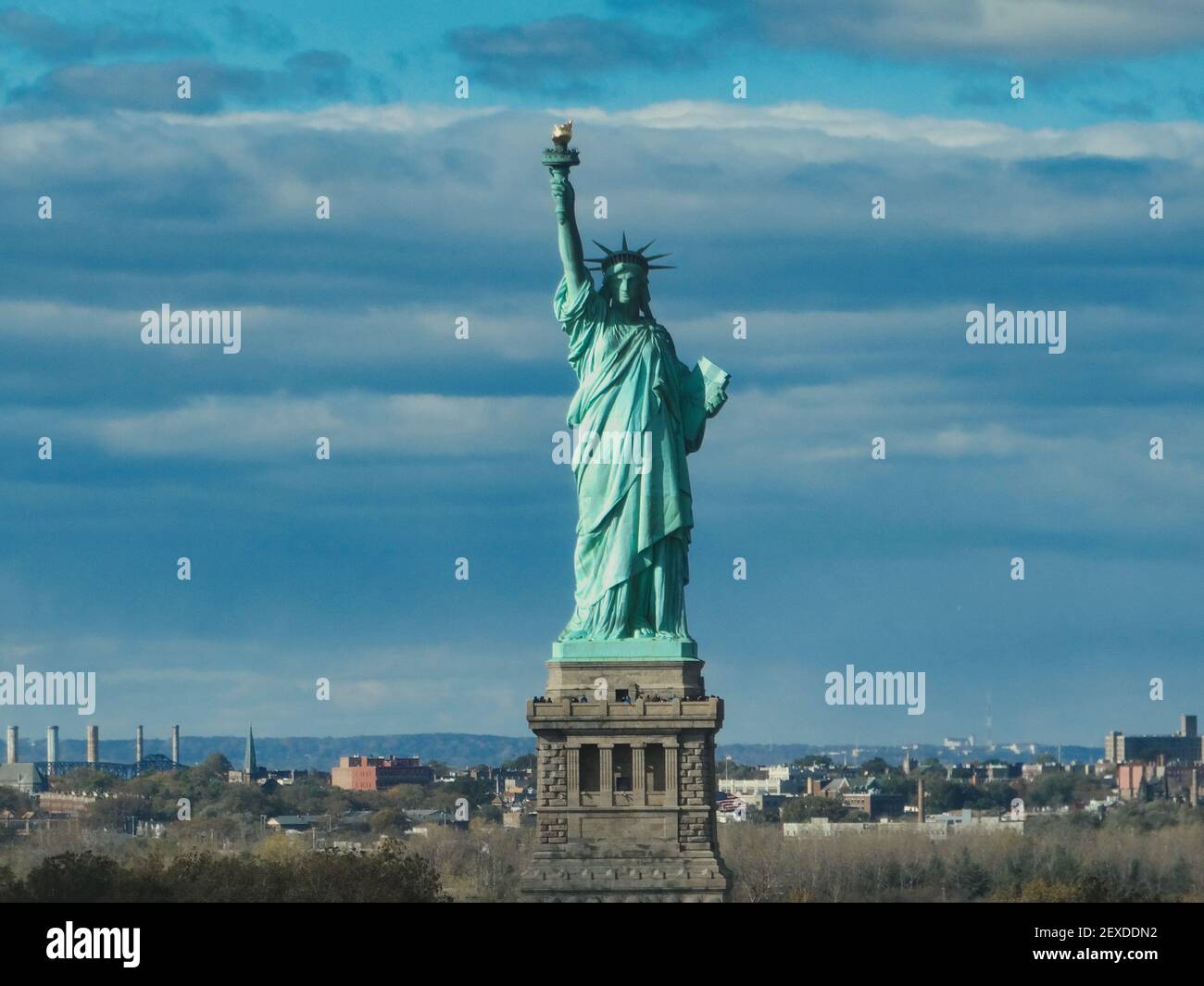 Aerial shot statue liberty liberty hi-res stock photography and images ...