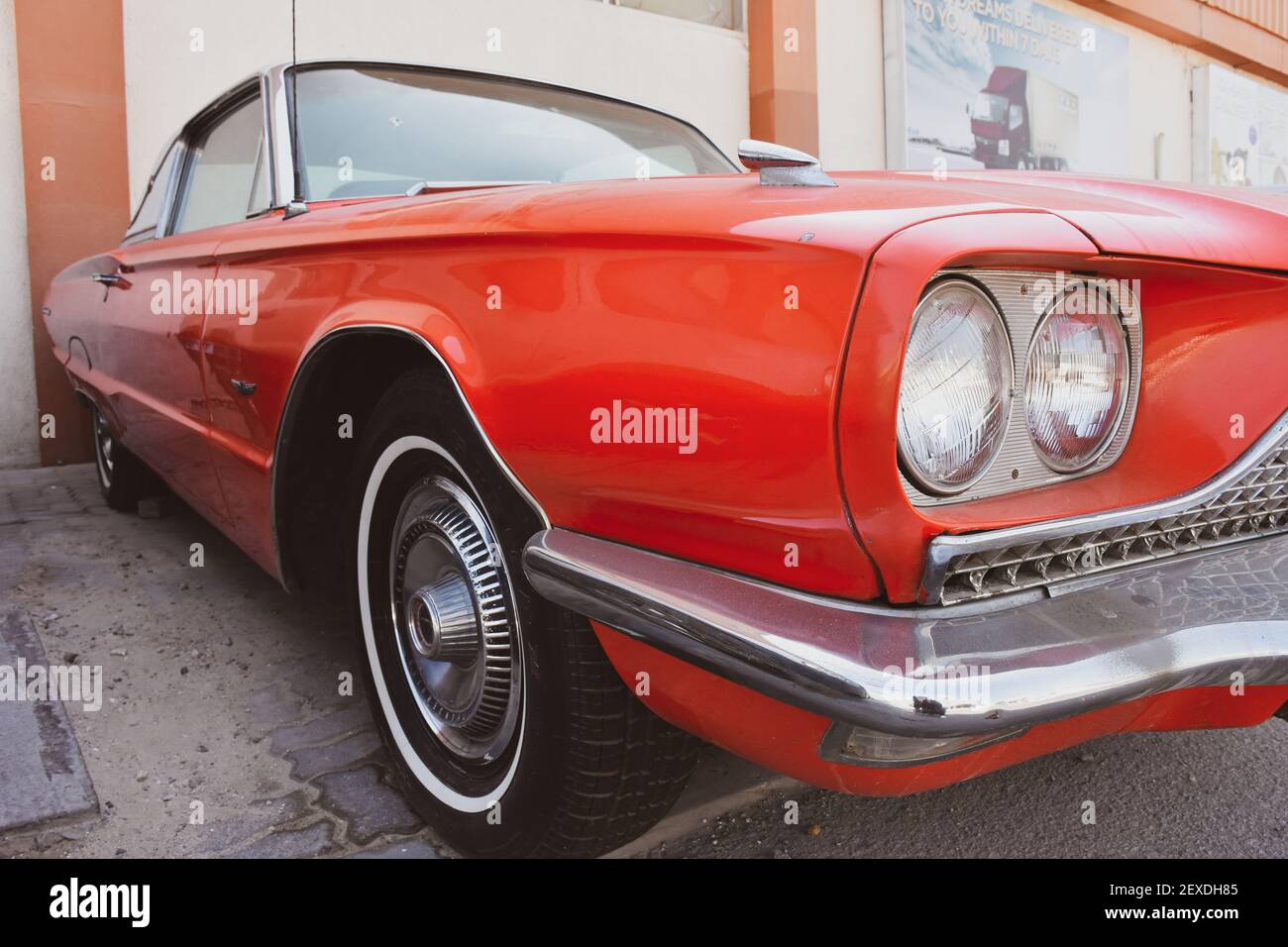 Vintage muscle cars side view hi-res stock photography and images - Alamy