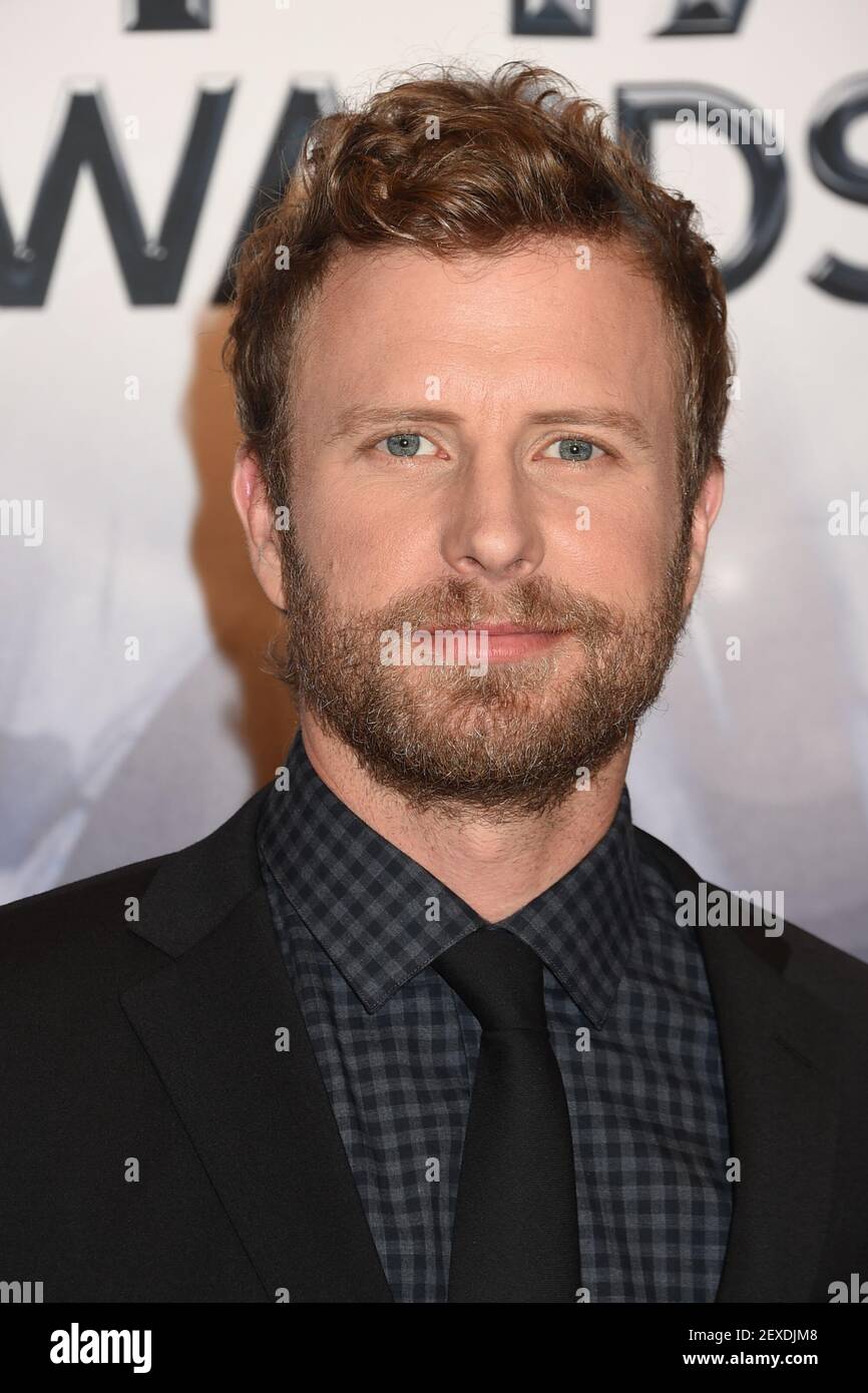 04 November 2015 - Nashville, Tennessee - Dierks Bentley. 49th CMA ...