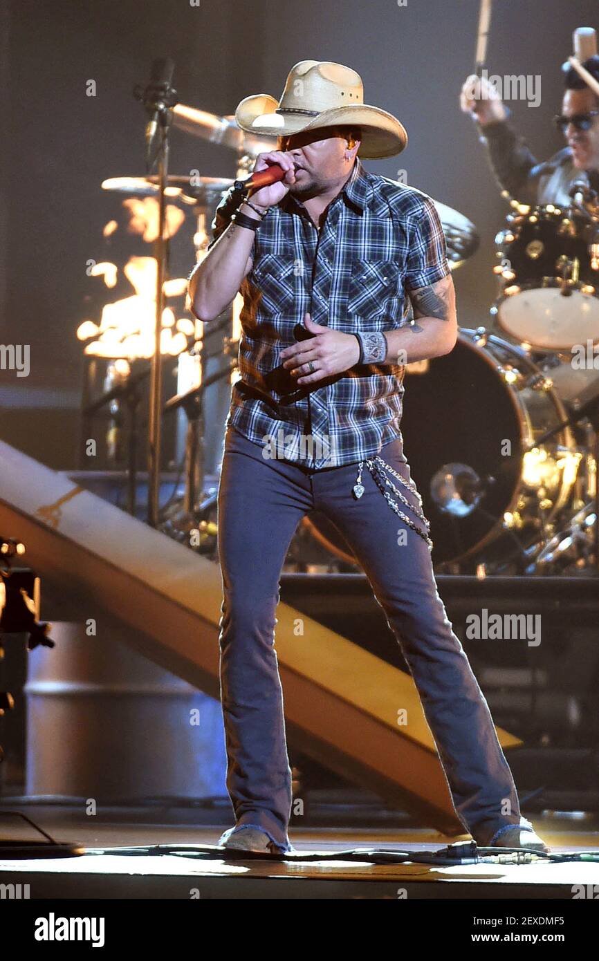 4 November 2015 Nashville Tennessee Jason Aldean 49th Cma Awards