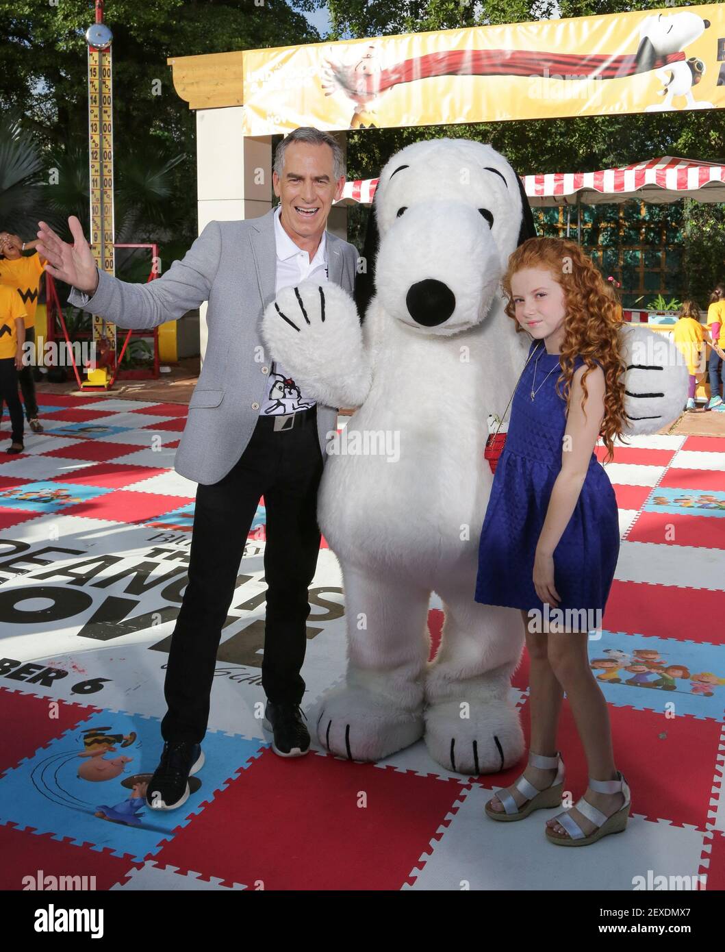 MIAMI, FLORIDA - NOVEMBER 5: Steve Martino, Snoopy and Francesca ...