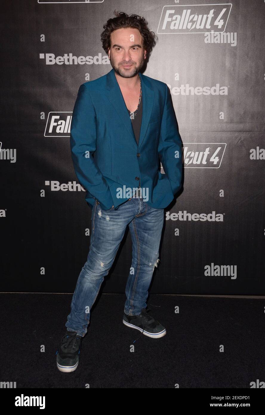 05 November - Los Angeles, Ca - Johnny Galecki. Arrivals for the ...