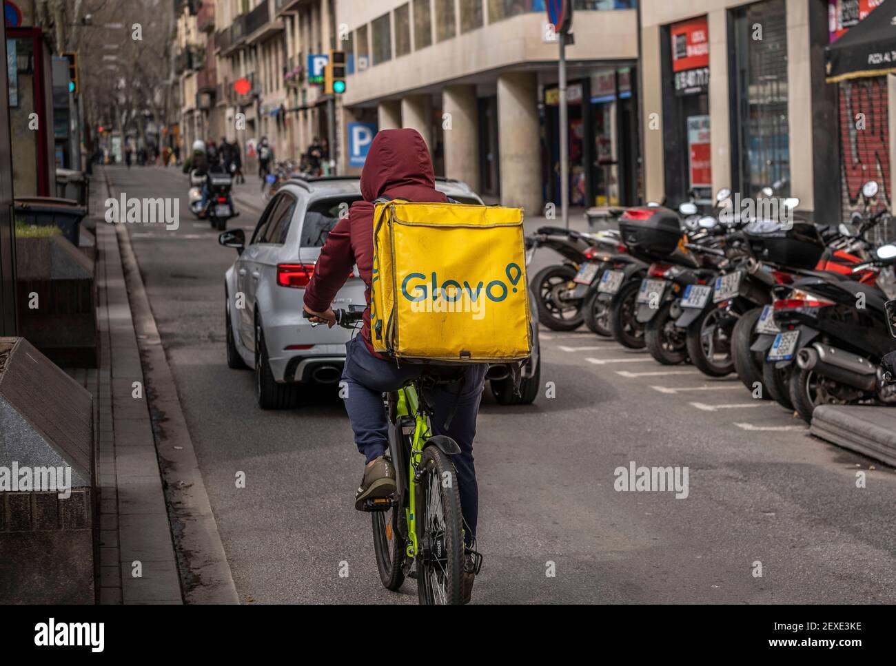 Rider glovo hi-res stock photography and images - Alamy