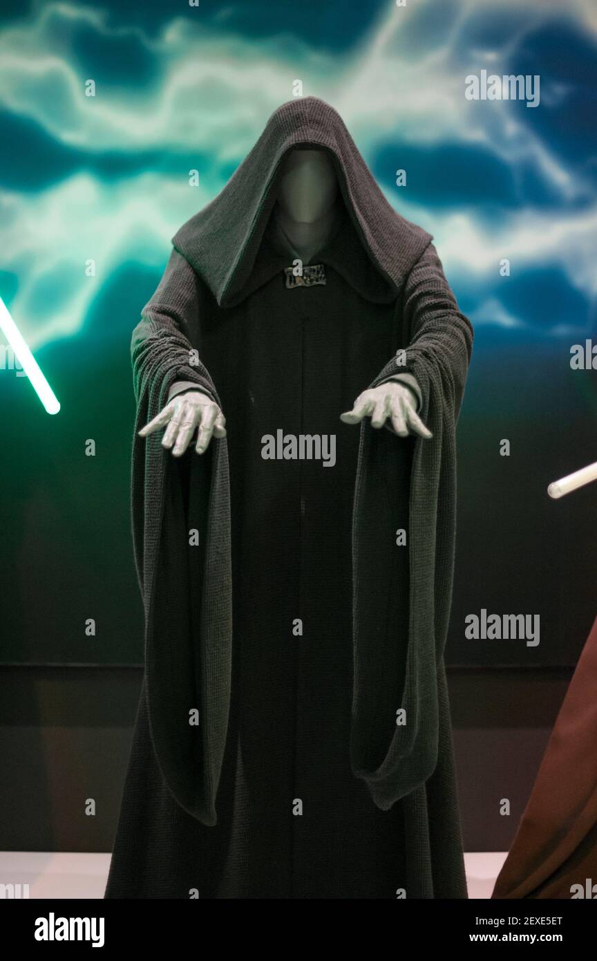 Emperor Sith Robe from Return of the Jedi. Star Wars and the Power of ...