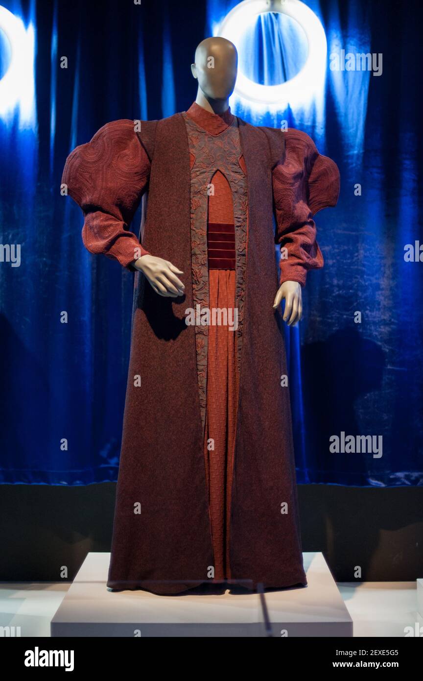 Chancellor Palpatine Senate Robe from Revenge of the Sith. Star Wars ...