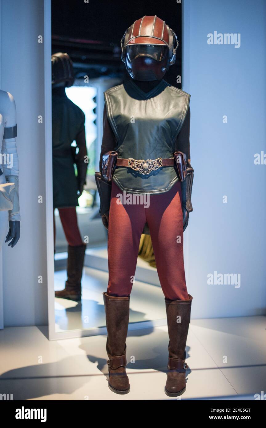 Padme Amidala Naboo Straighter Pilot from Attack of the Clones. Star ...