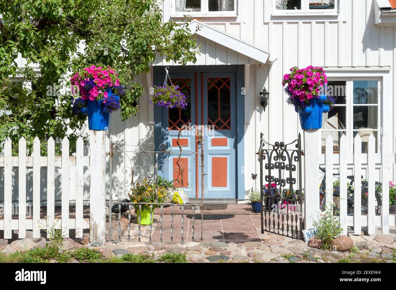 Traditional swedish fence hi-res stock photography and images - Alamy
