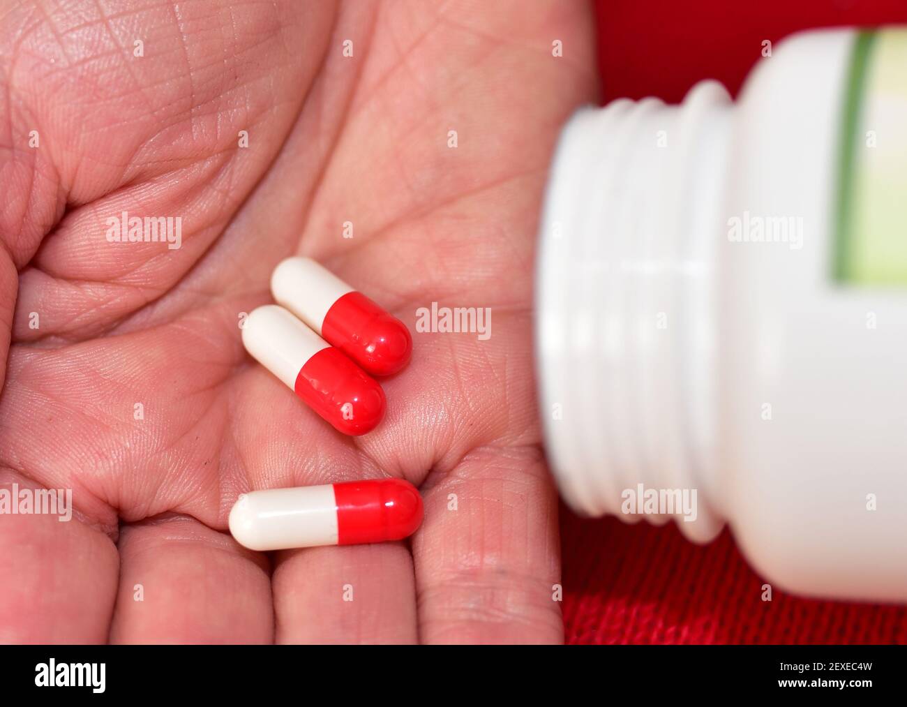 Female viagra tablets hi-res stock photography and images - Alamy