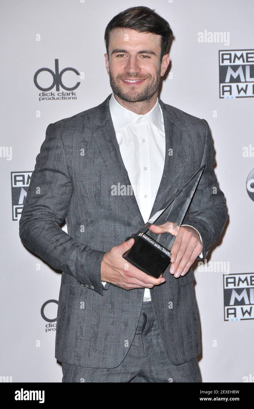 Sam Hunt backstage at the 2015 American Music Awards - Press Room held ...