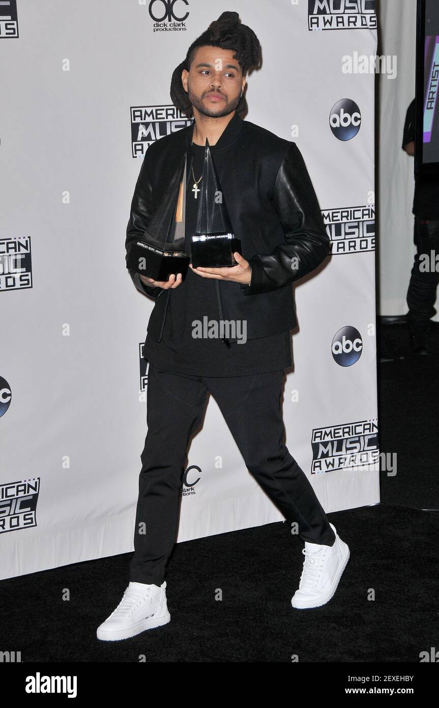 The Weeknd backstage at the 2015 American Music Awards - Press Room ...