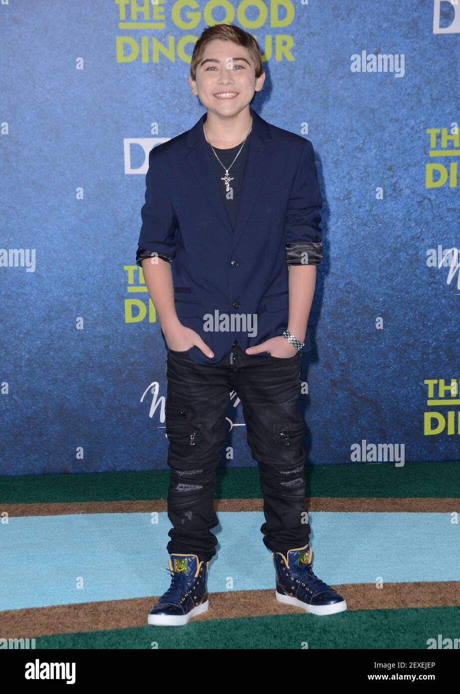17 November - Hollywood, Ca - Raymond Ochoa. Arrivals for the Premiere ...