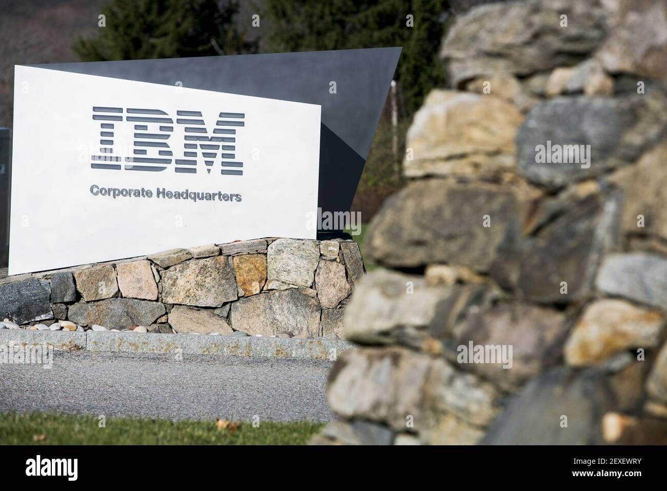 Ibm logo new york hi-res stock photography and images - Alamy