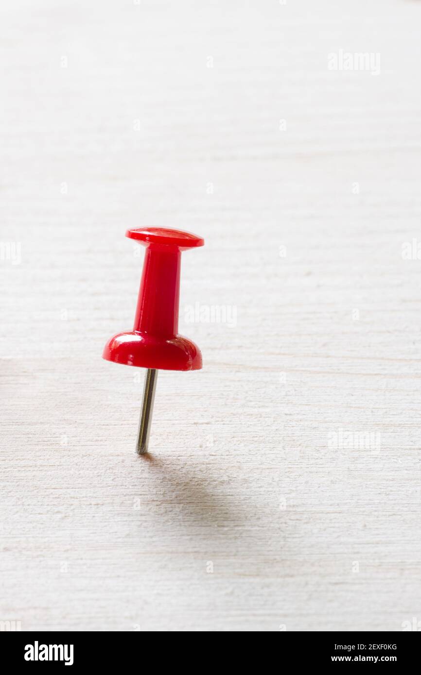 Red push pin Stock Photo - Alamy