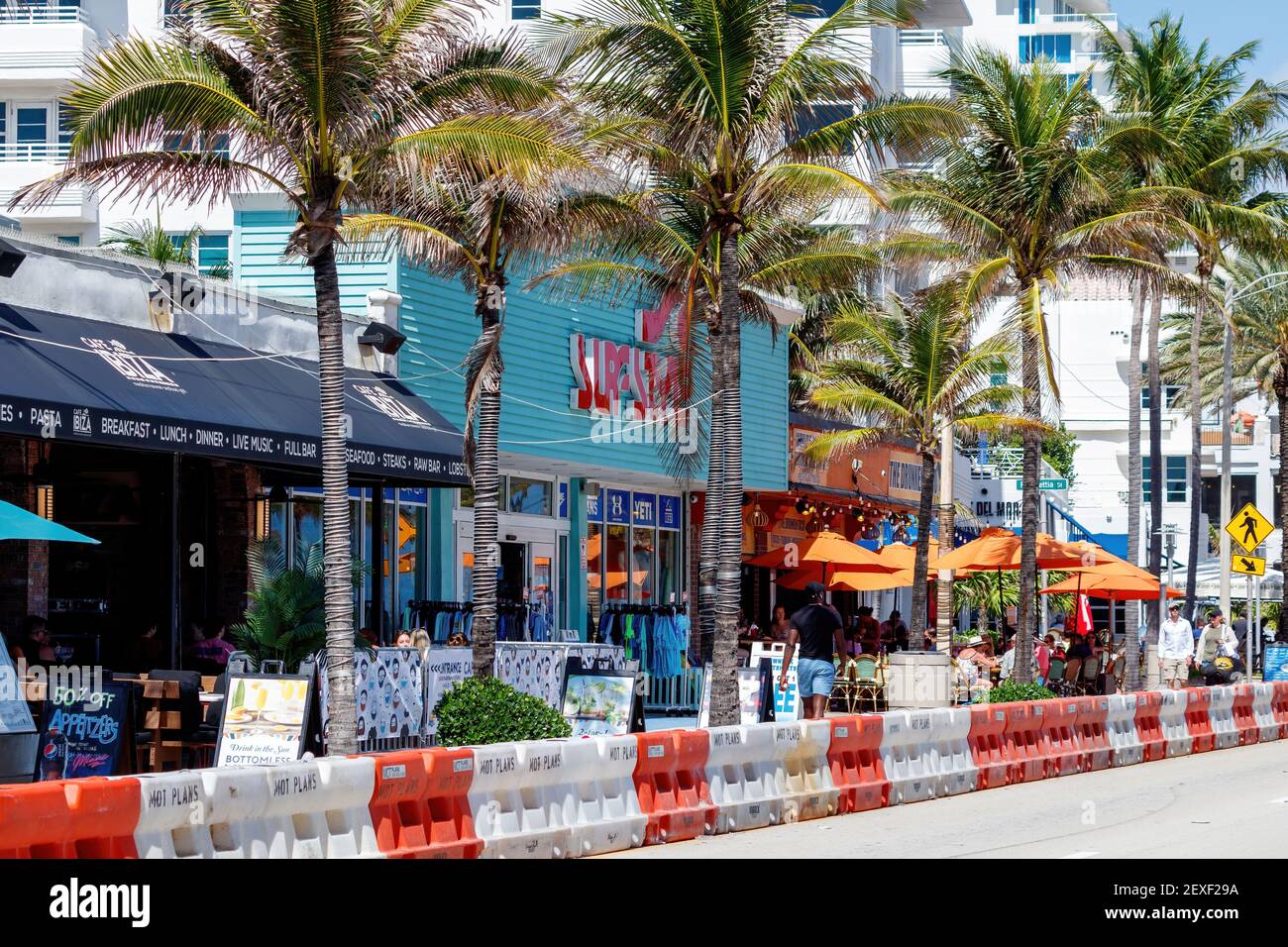 Restaurants open during spring break 2021 with barricades blocking ...