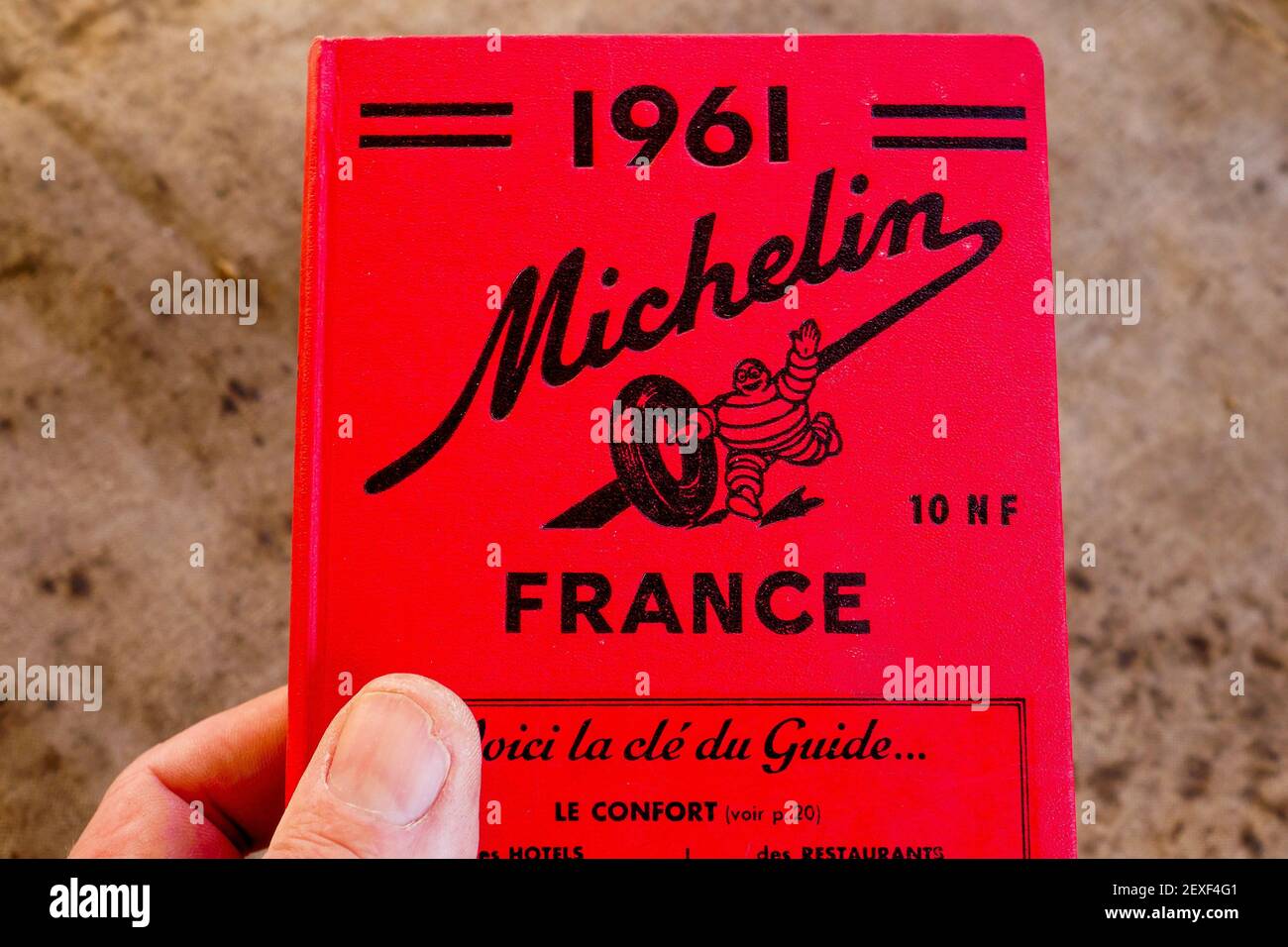 Guide michelin rouge hi-res stock photography and images - Alamy