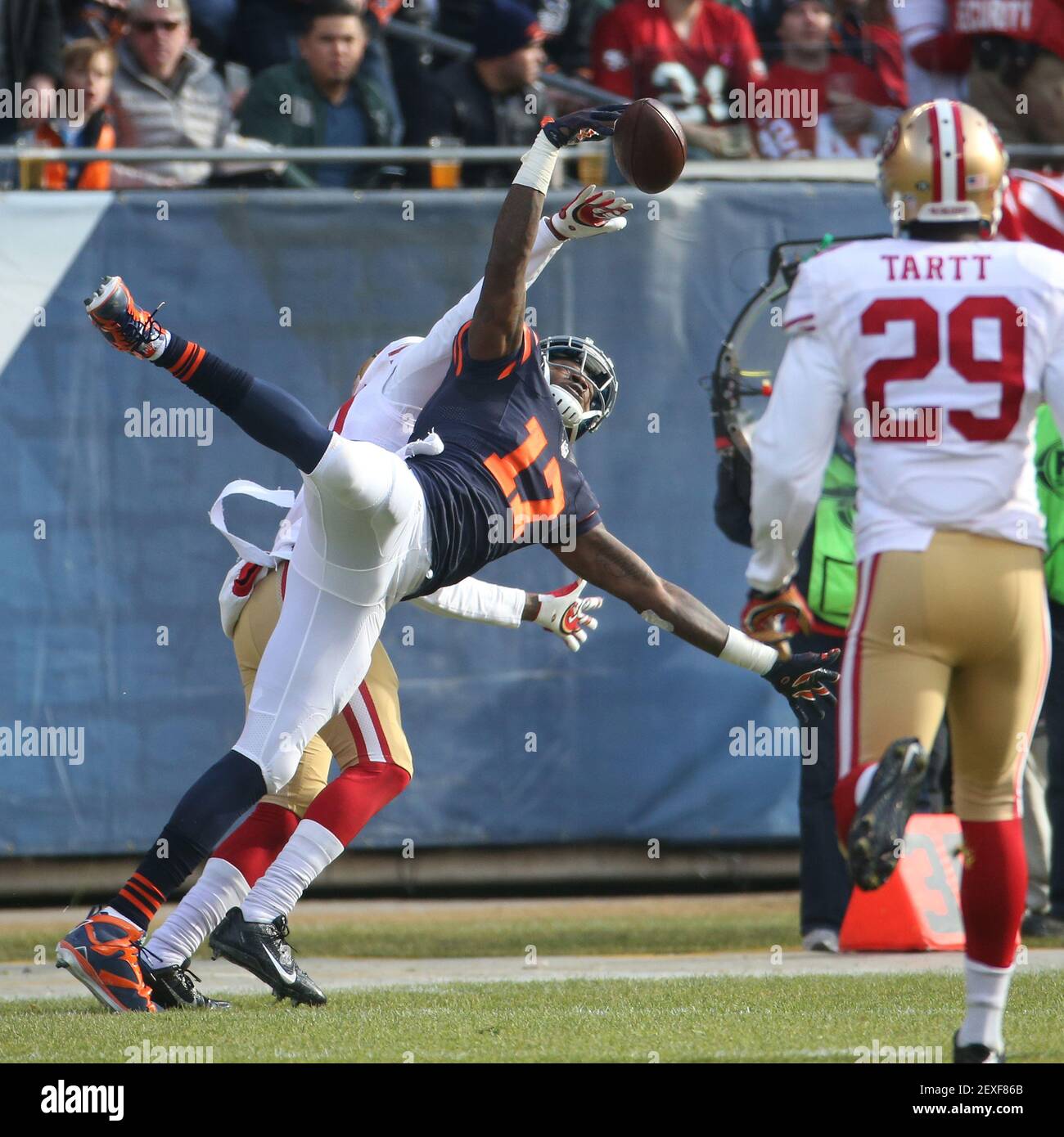 Chicago Bears wide receiver Alshon Jeffery (17) rises for and misses ...