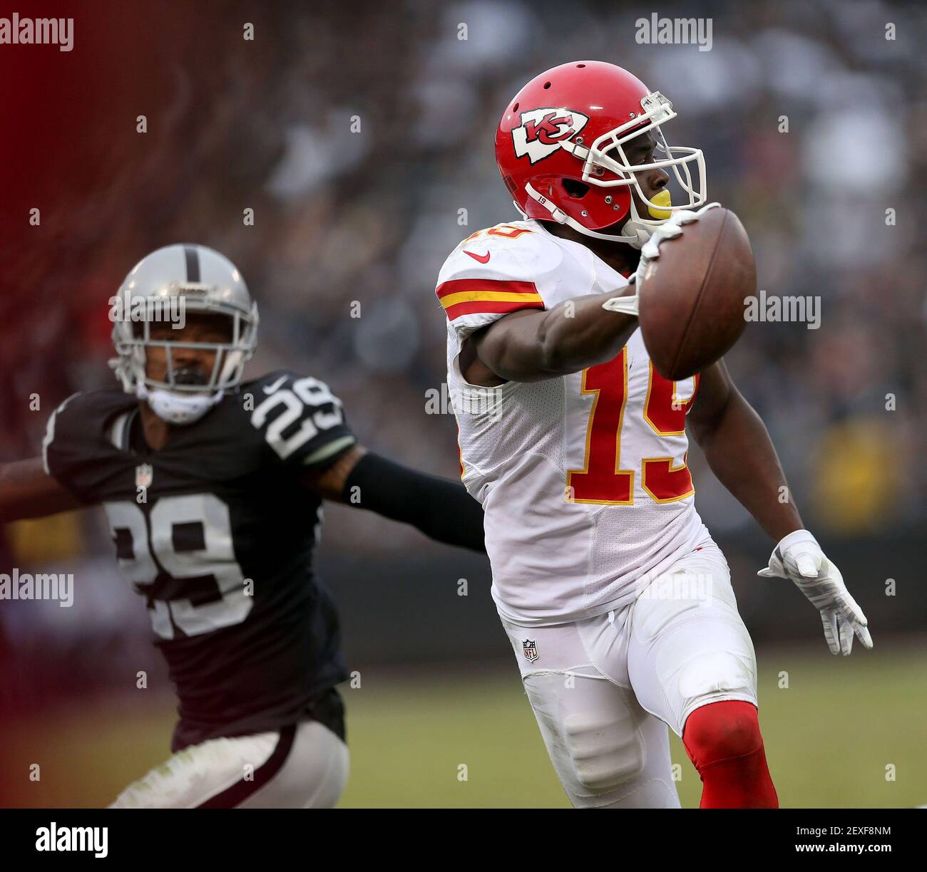 Kansas City Chiefs wide receiver Jeremy Maclin (19) scores a touchdown on a 13-yard pass from ...