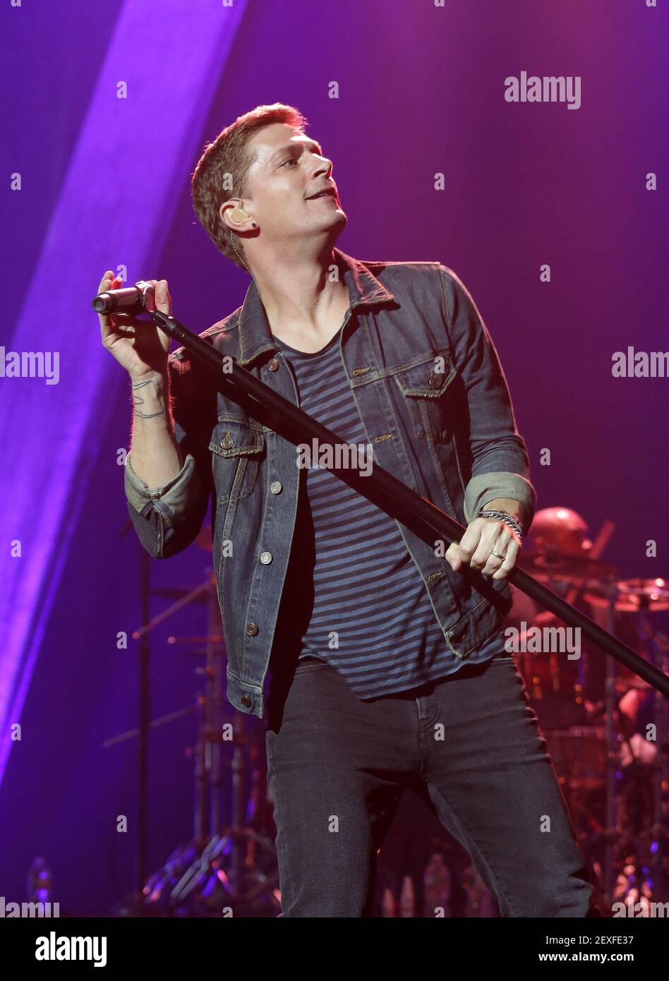 HOLLYWOOD, FL - OCT 23: Rob Thomas performs at Hard Rock Live at ...