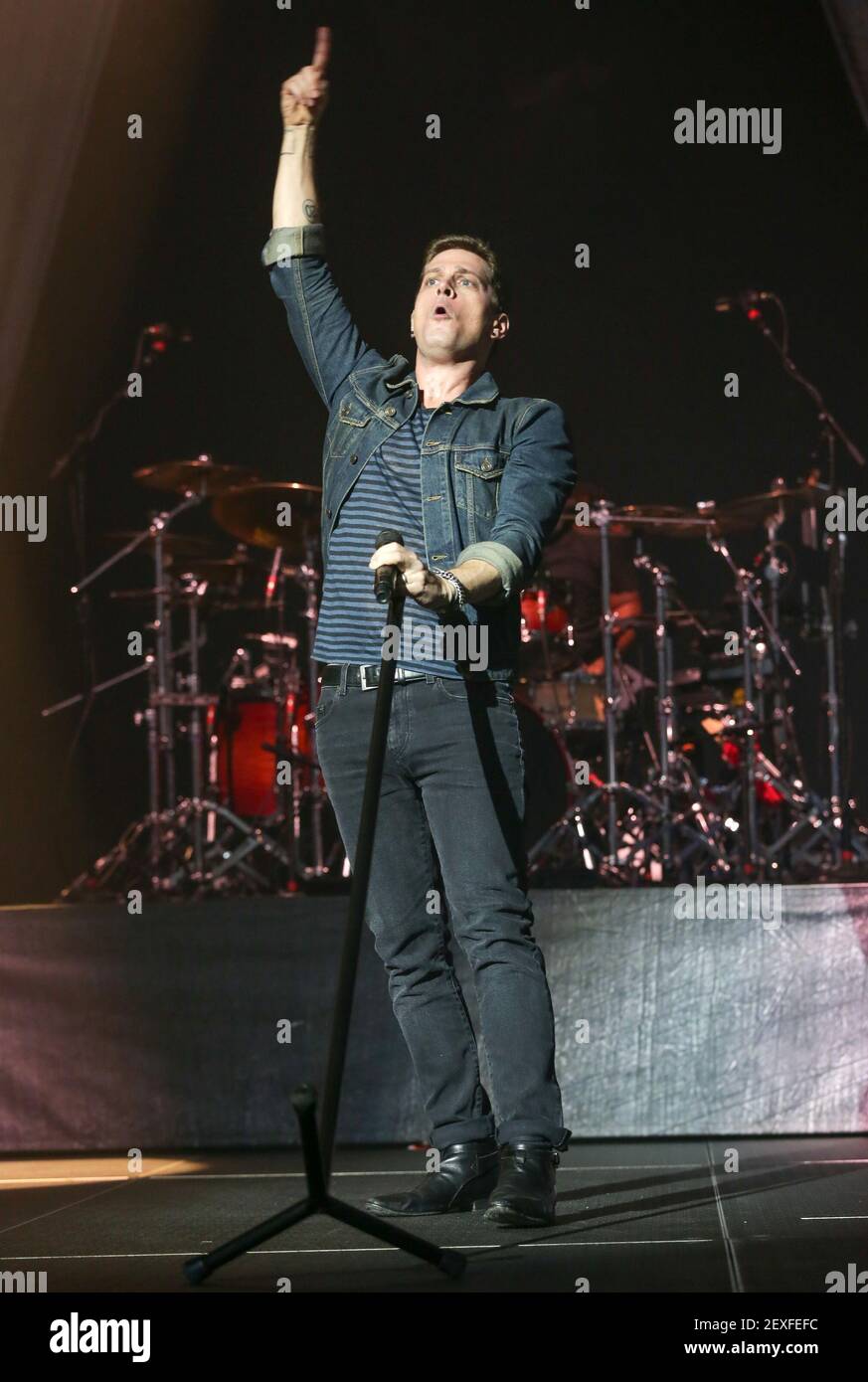 HOLLYWOOD, FL - OCT 23: Rob Thomas performs at Hard Rock Live at ...