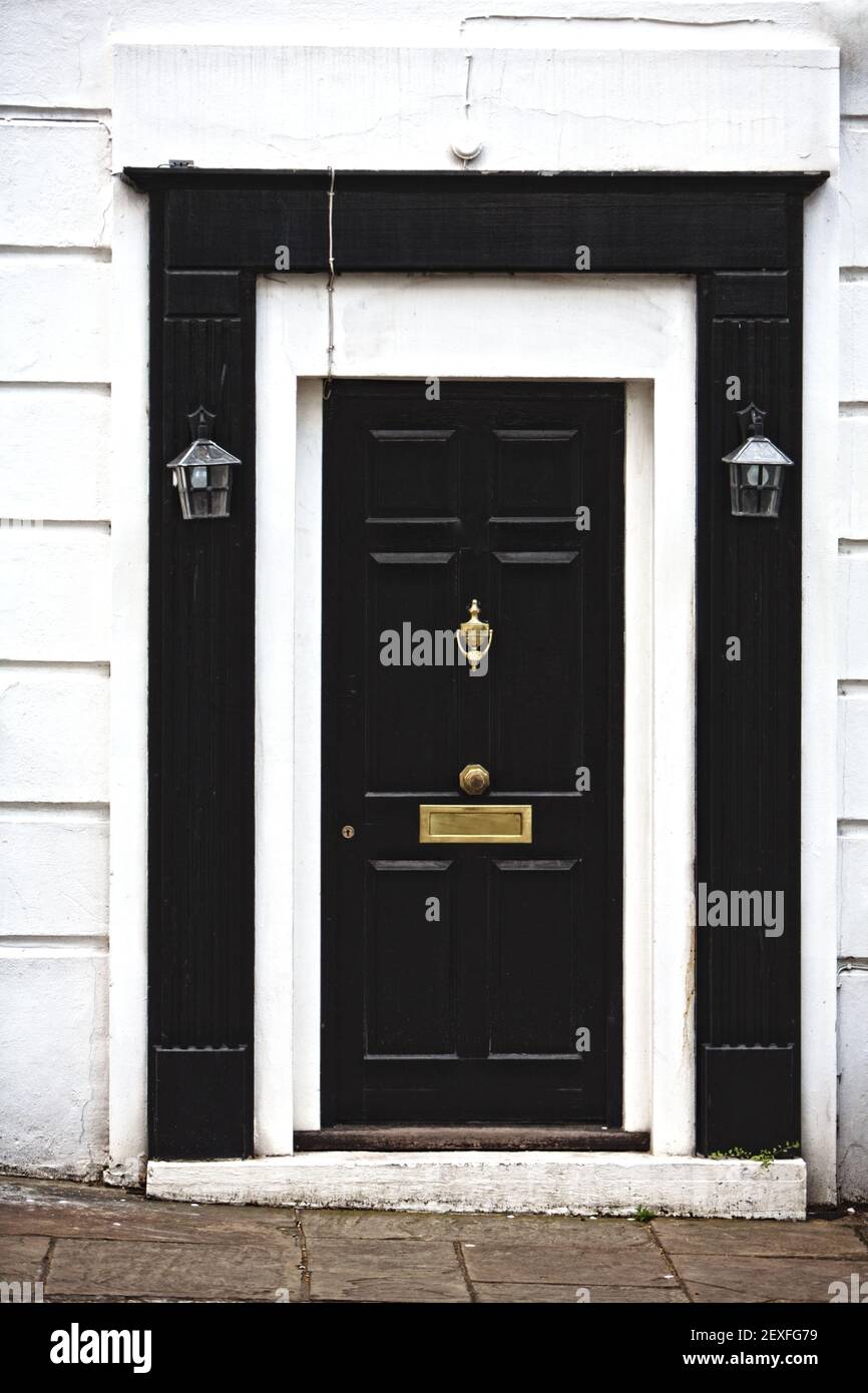 Black security exterior door hi-res stock photography and images - Alamy