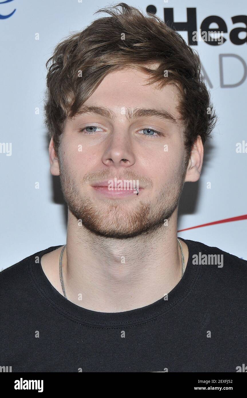 Luke Hemmings Blue Eyes